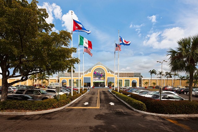 Best 7 things to do in Midway Crossings Mall Miami